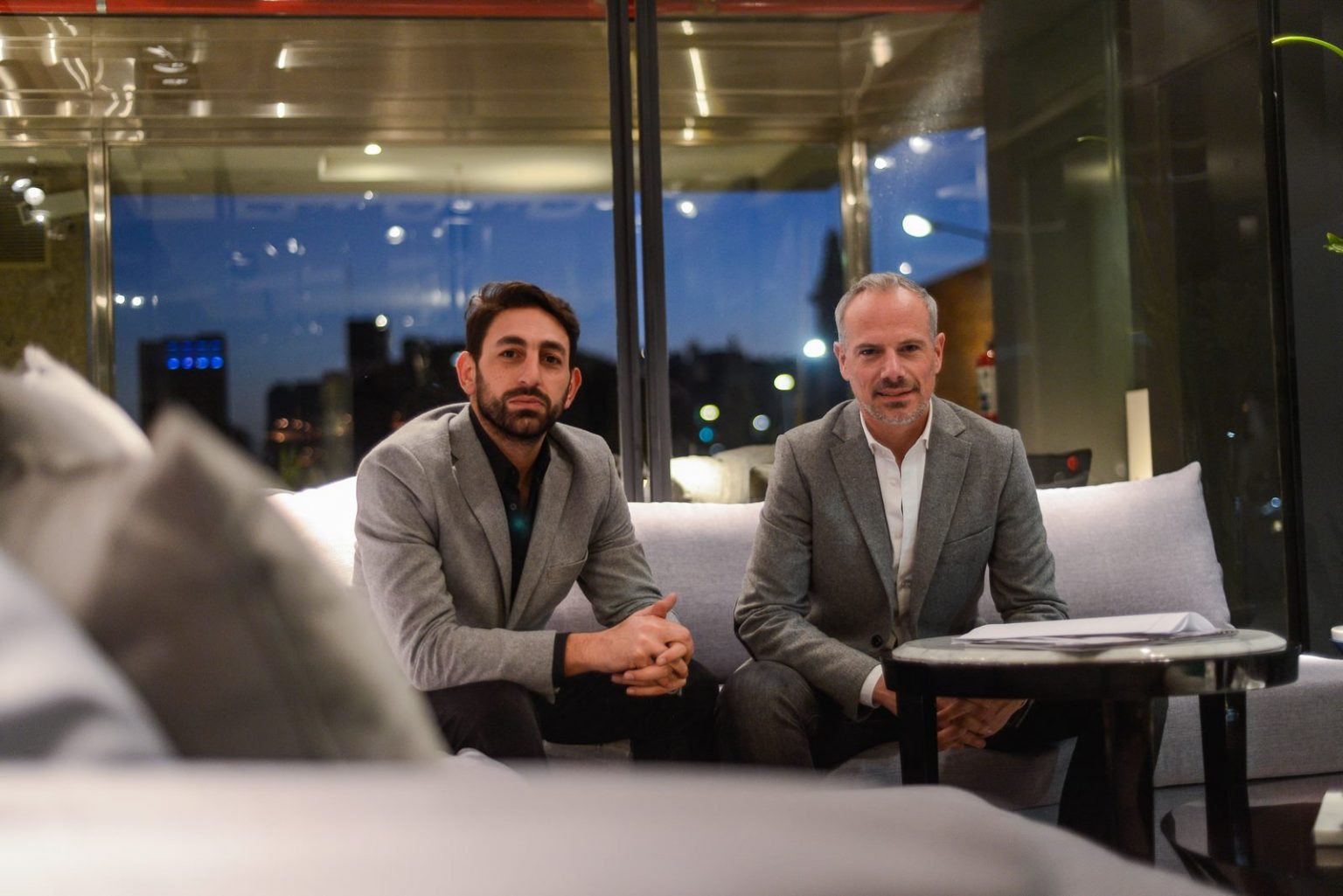 Nos acercamos (virtualmente) hasta la "home office" de Hitzig Militello ...